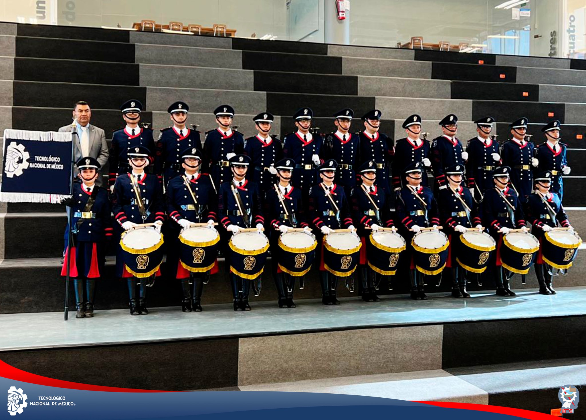 Participación de nuestra Escolta y Banda de Guerra en el XVIII ...
